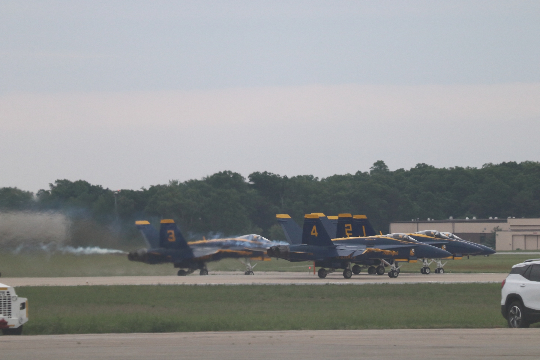 アンドリューズ航空ショー2019 Day2(Sat) ～ブルーエンジェルズ超ド迫力TAKE OFF!!～ | enjoy wheelchair ...