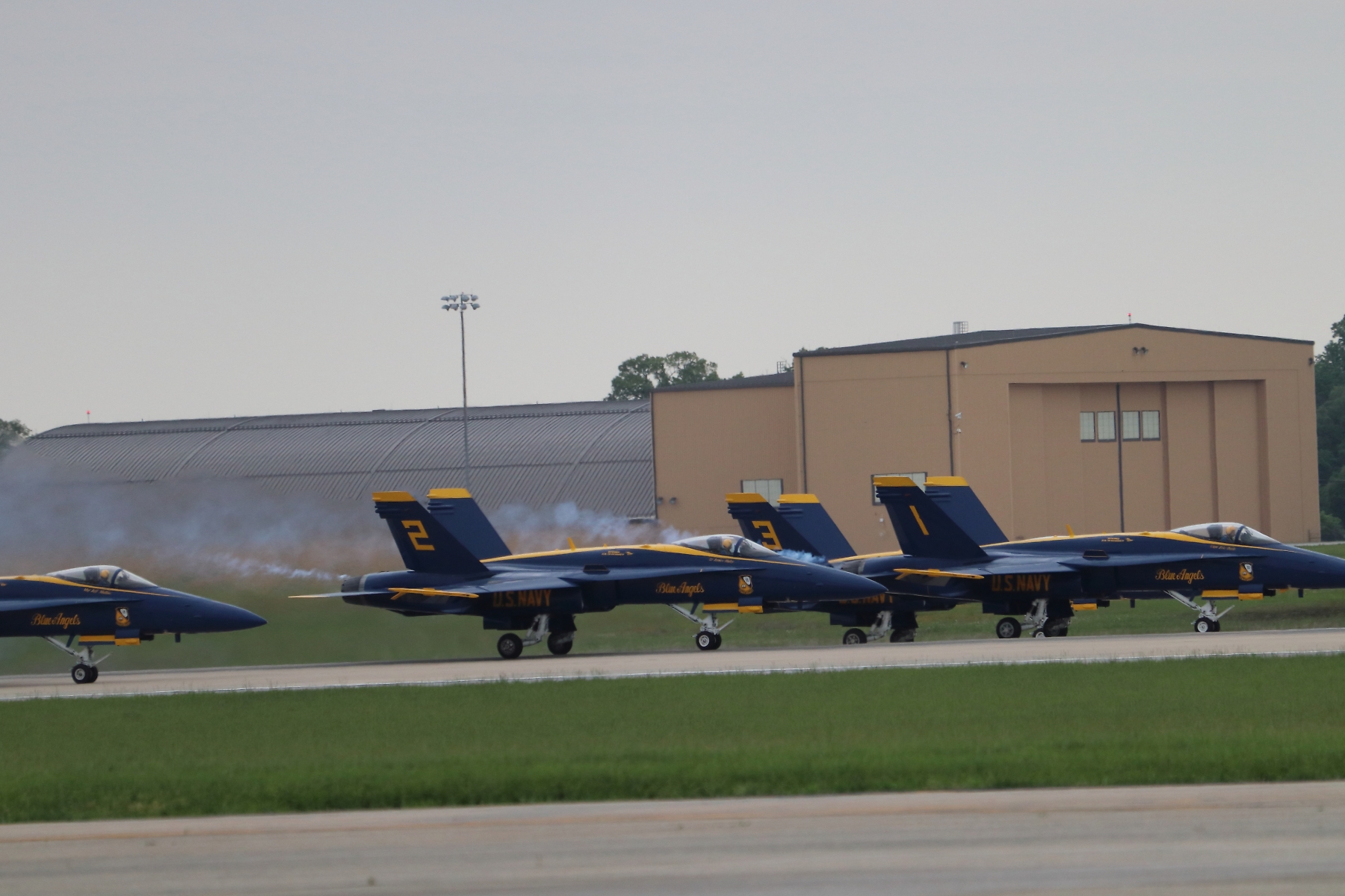 アンドリューズ航空ショー2019 Day2(Sat) ～ブルーエンジェルズ超ド迫力TAKE OFF!!～ | enjoy wheelchair ...