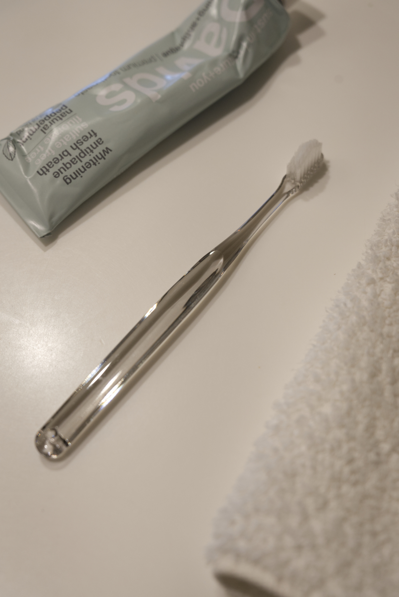 （公式）【送料無料】奇跡の歯ブラシ クリアブラック 3本セット 日本製 なぞるだけで汚れが落ちる テーパー加工 どんな隙間にもぴったりフィット 歯間 オーラルケア 虫歯 むし歯 歯周病 歯肉炎 ...