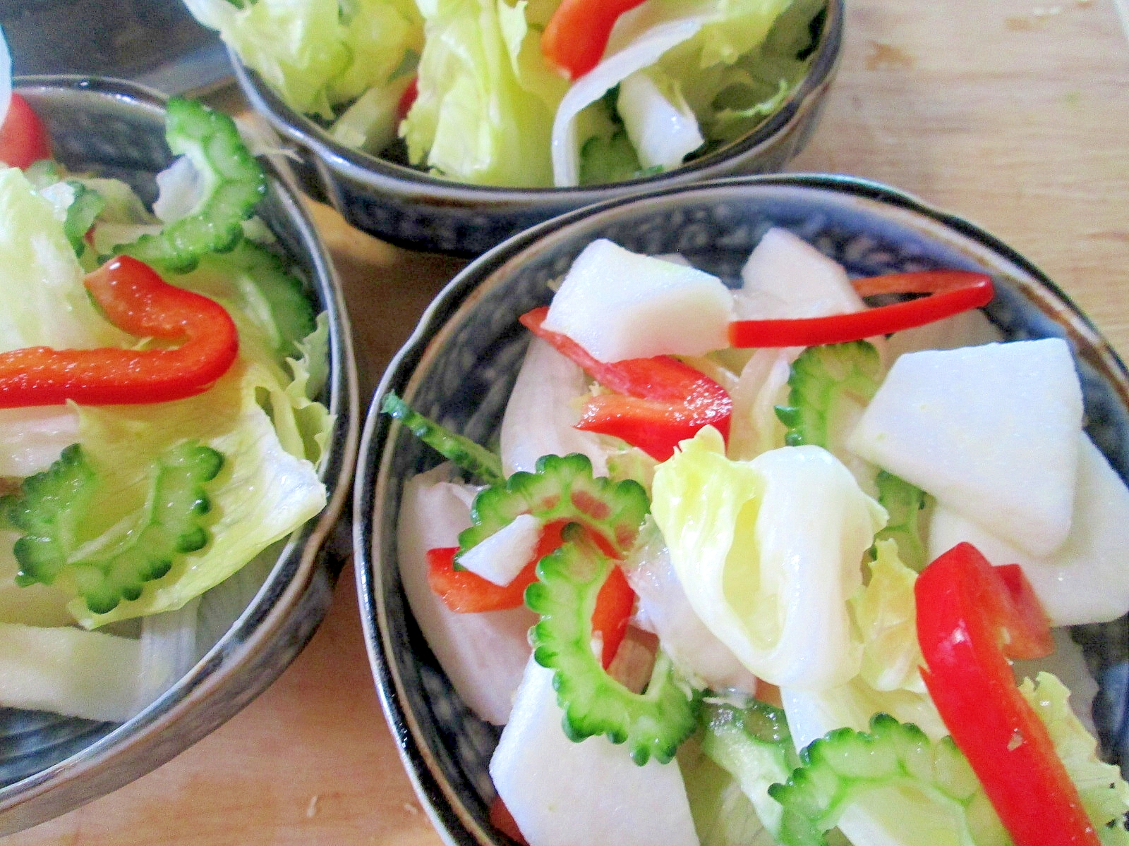 ゴーヤとリンゴのサラダ