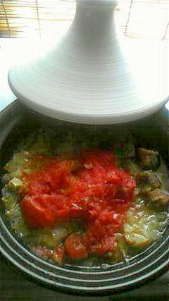 アメリカンソーセージとトマトのタジン鍋