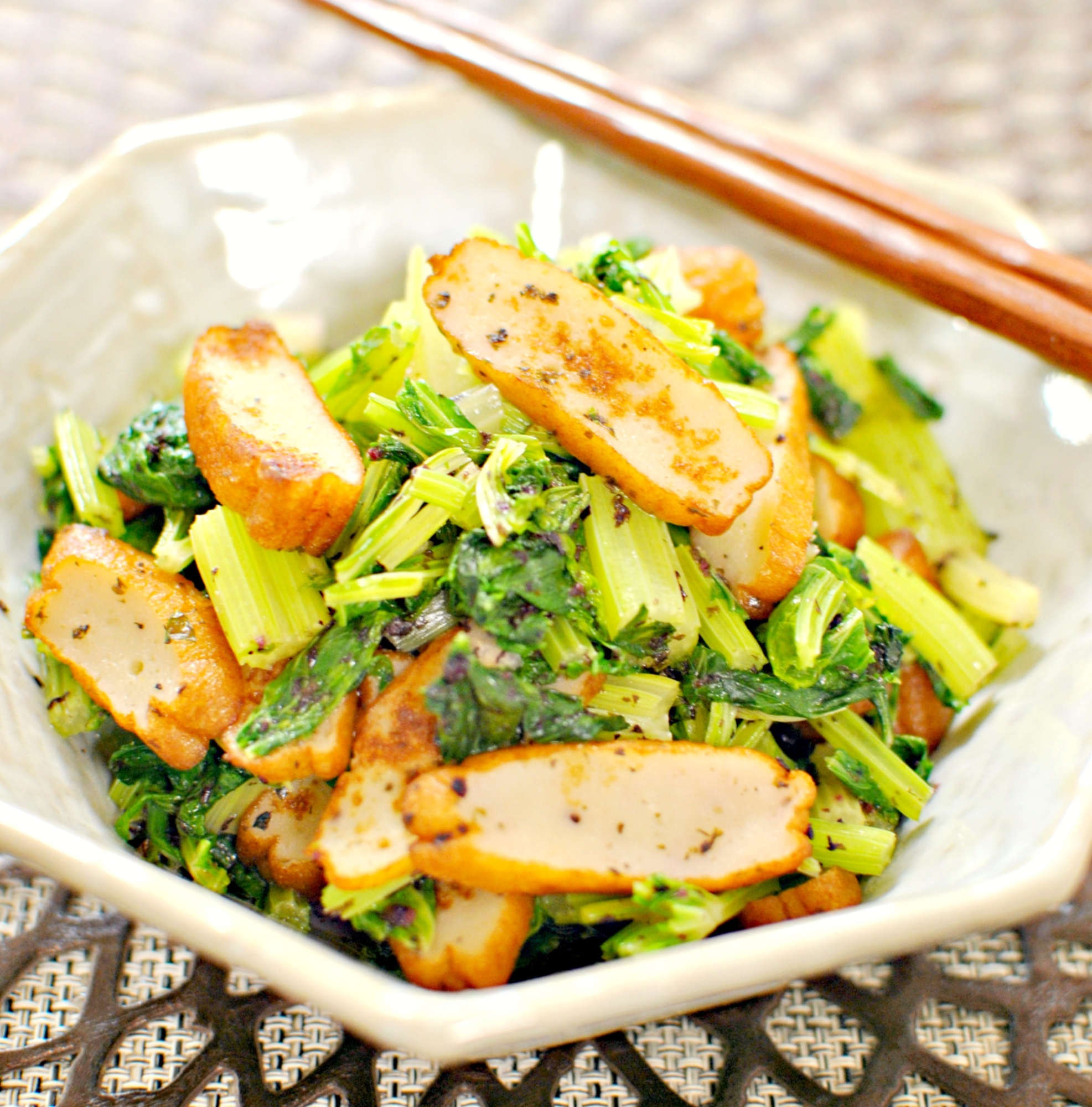 スープやサラダに活用！セロリの葉を使った人気レシピ20選 - macaroni