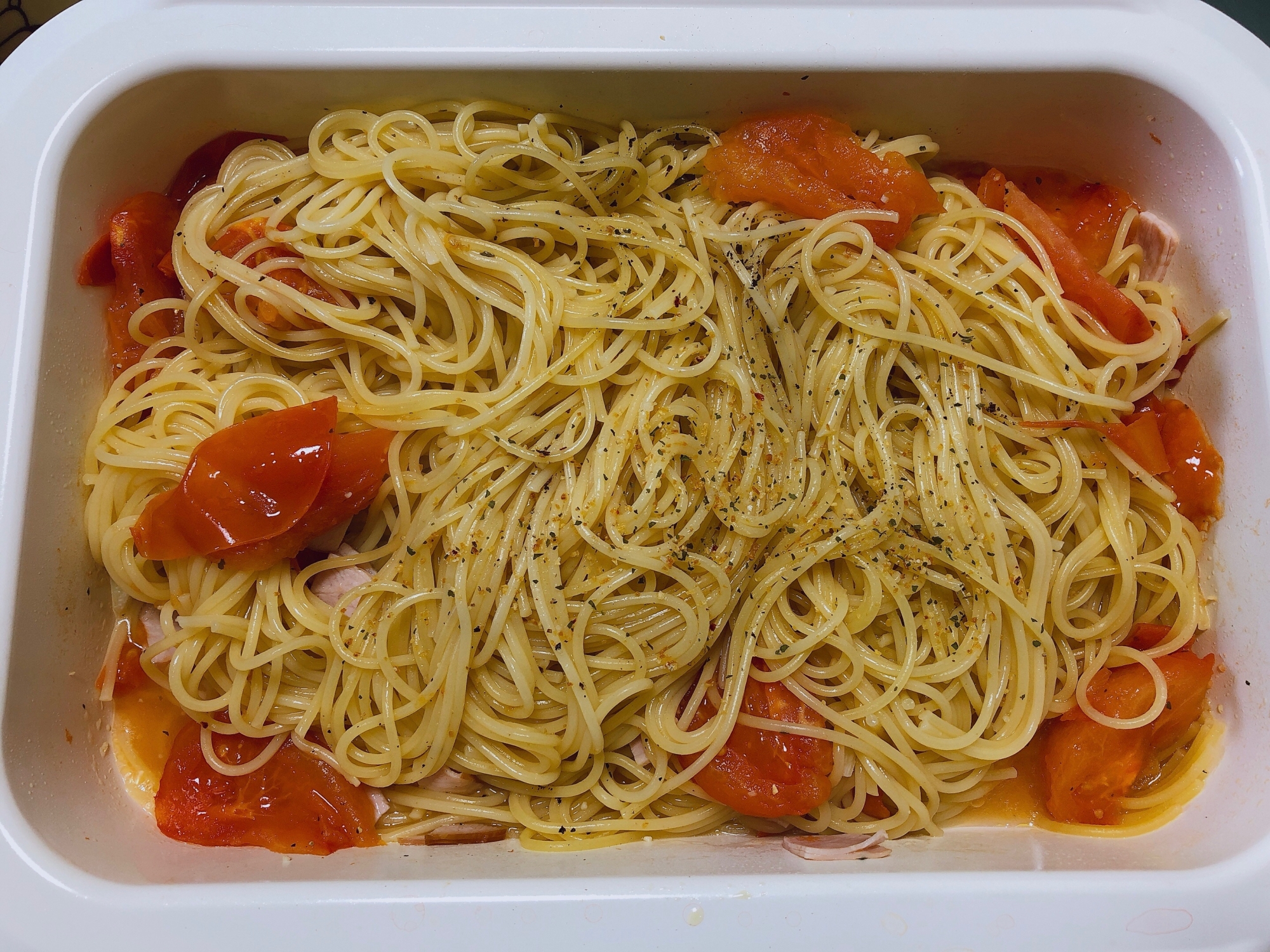 ホットプレートでトマトパスタ