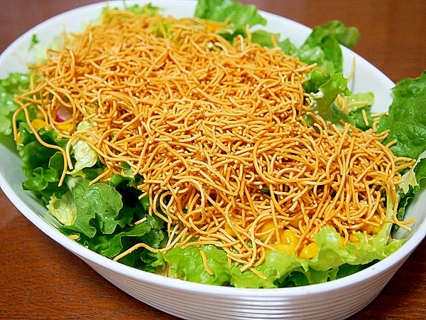 揚げ麺deサラダ