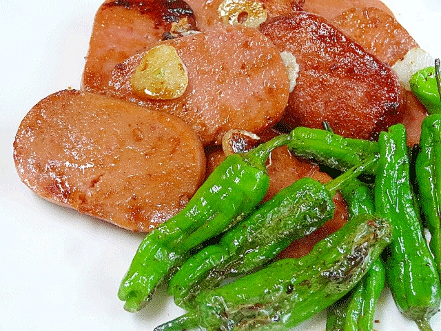 ステーキ風！「厚切りソーセージ照り焼き」