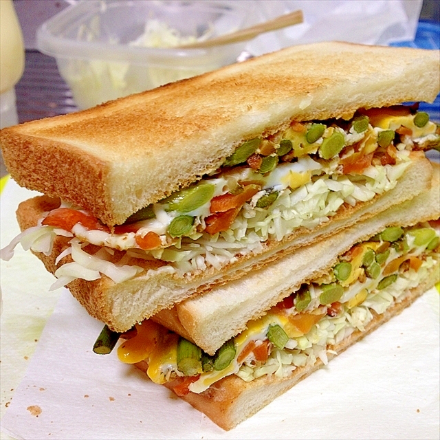 肉系なくてもスタミナ系　ニンニンエッグサンドイッチ