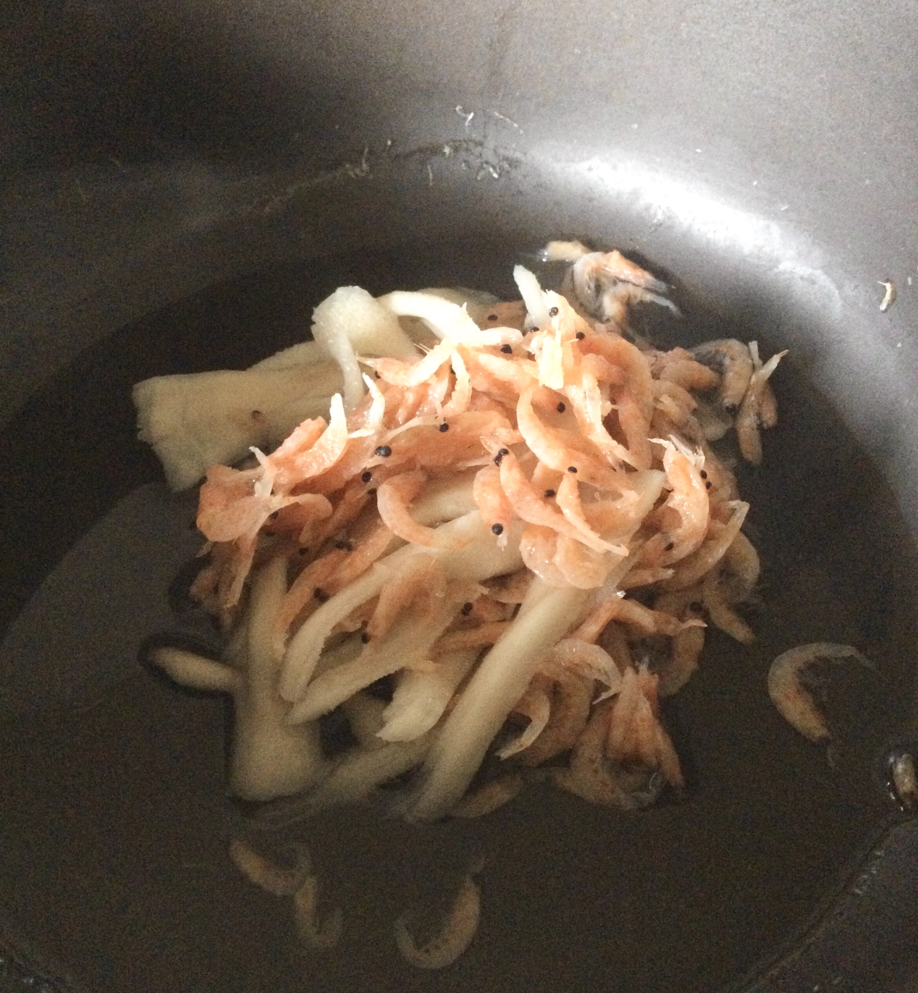 あみえびと舞茸の煮物♪