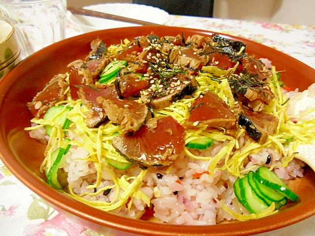 カツオのたたきで安ウマ！　ちらし寿司