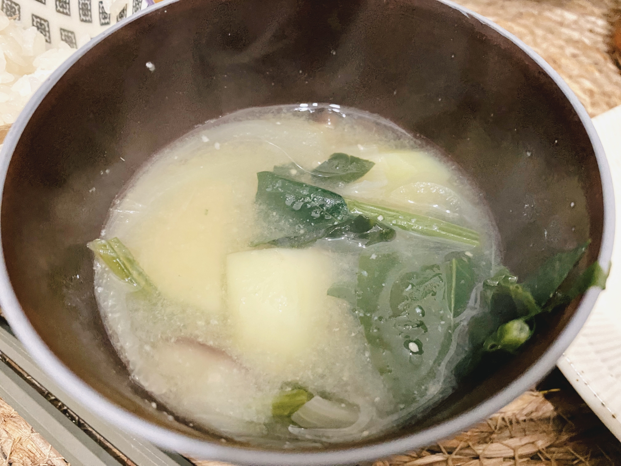 ꧁じゃがいもとほうれん草のお味噌汁꧂