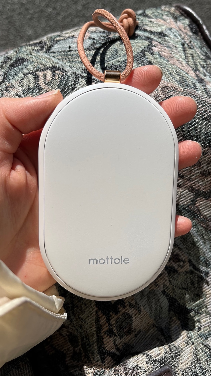 【楽天市場】充電式カイロ モバイルバッテリー機能付 MTL-E007 送料無料 mottole モバイル充電器 使い捨てない 省エネ 節電 エコ モバイルバッテリーiPhone アイフォン ...