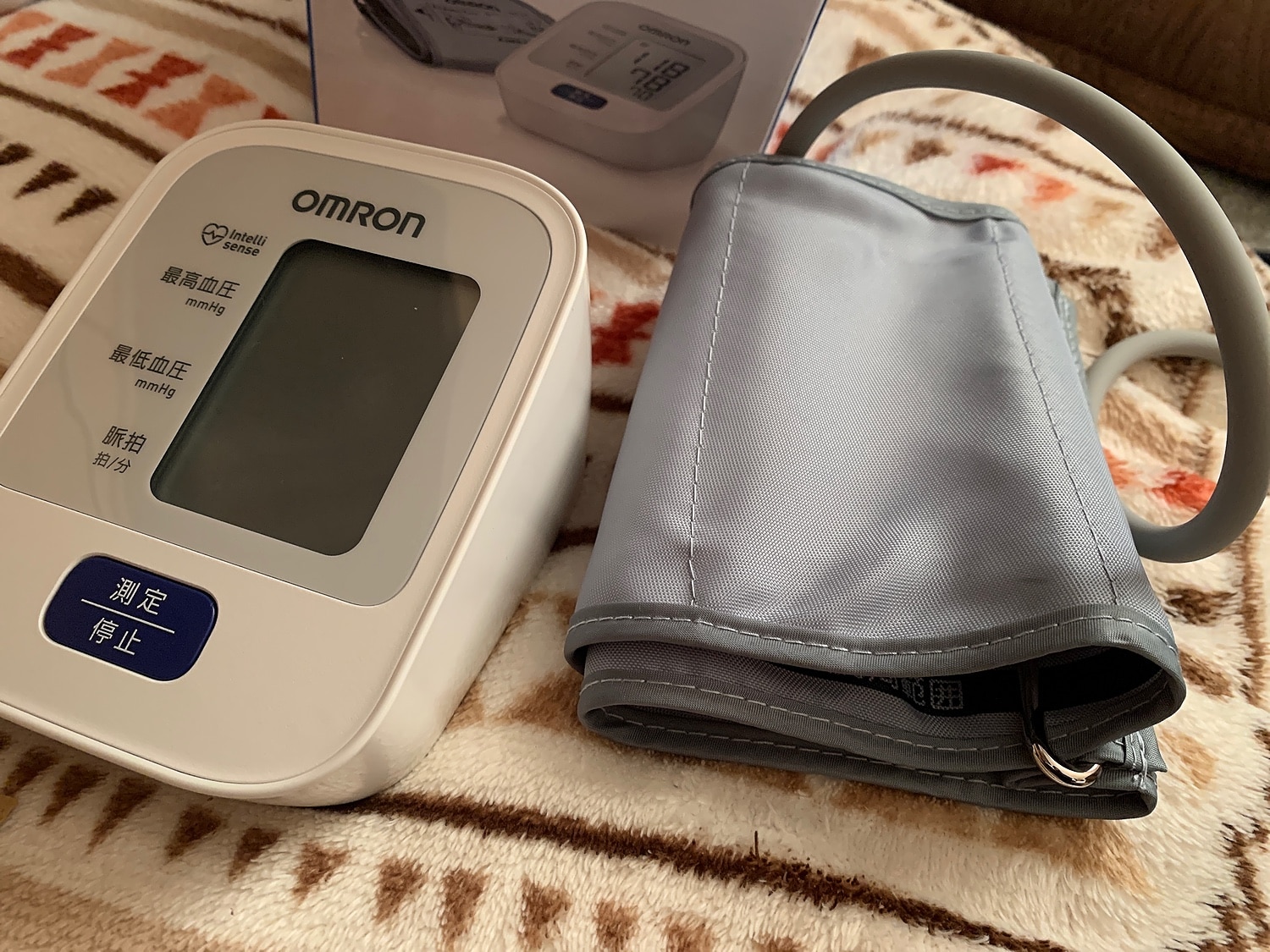 【楽天市場】【新展開】オムロン OMRON 公式 血圧計 HEM-7126 上腕式 送料無料 簡単 血圧測定器 正確 全自動 家庭用 おすすめ ...