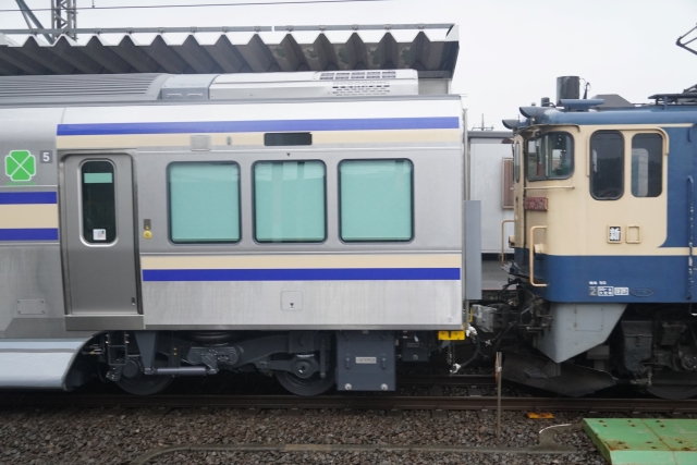 #EF65 2068牽引 E235系1000番台 F43・F44・F45編成 グリーン車6両 総武快速・横須賀線用 J-TREC 横浜 出場甲種 J-TREC 新津行き | 鉄人騎士。鉄 ...