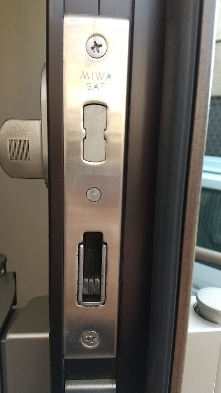 玄関ドア(立山アルミのサンナチュレ)のカギを交換しましたMIWA GAF+FE交換用PRシリンダー2個同一キーMCY-516 | 白くまのぷーのブログ 自分で出来る事は、ほぼほぼ。 - 楽天ブログ