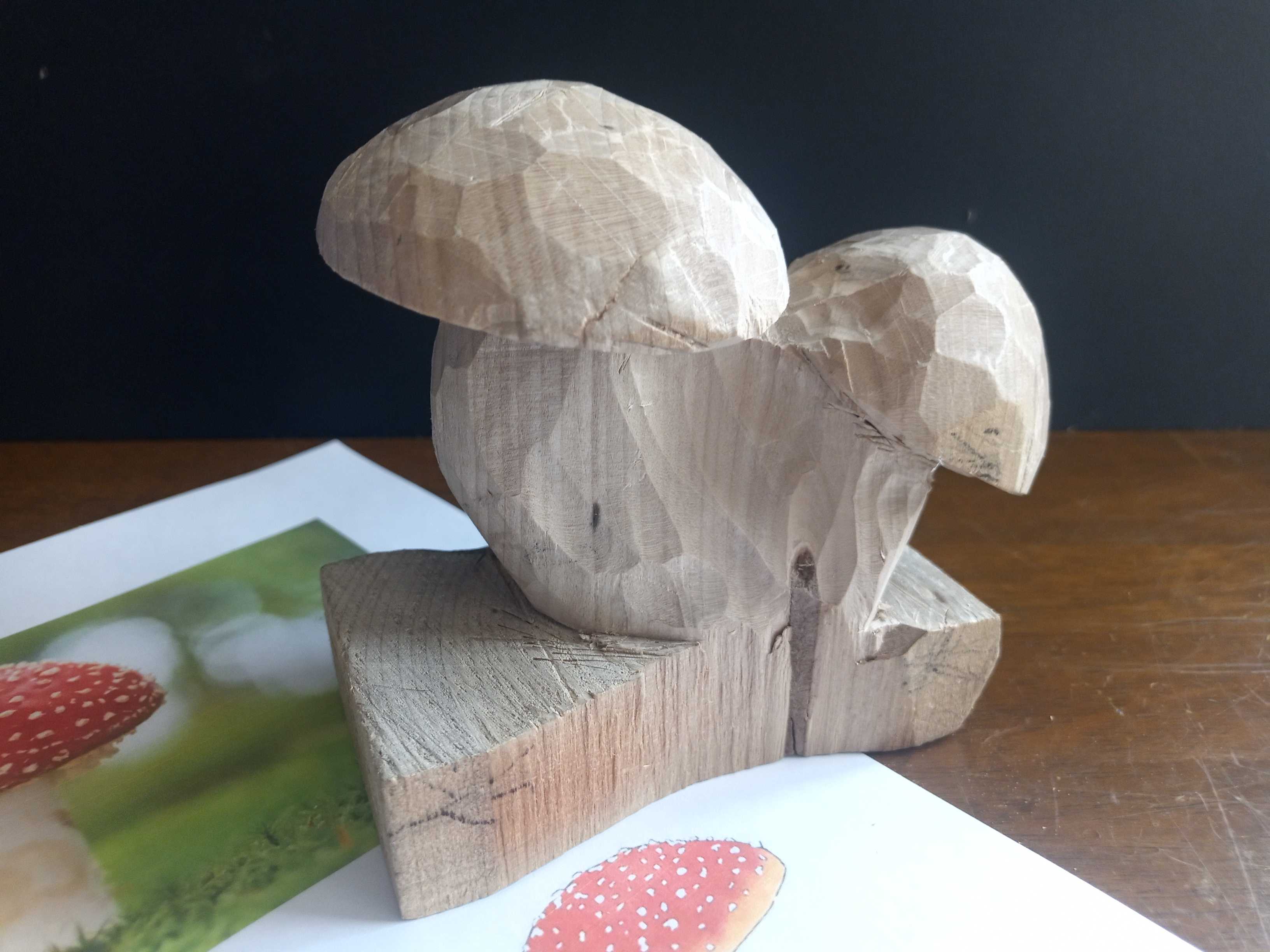 「ベニテングダケ」荒彫り終了です。 R04.12.15（木） | 仏像彫刻アート倶楽部 - 楽天ブログ