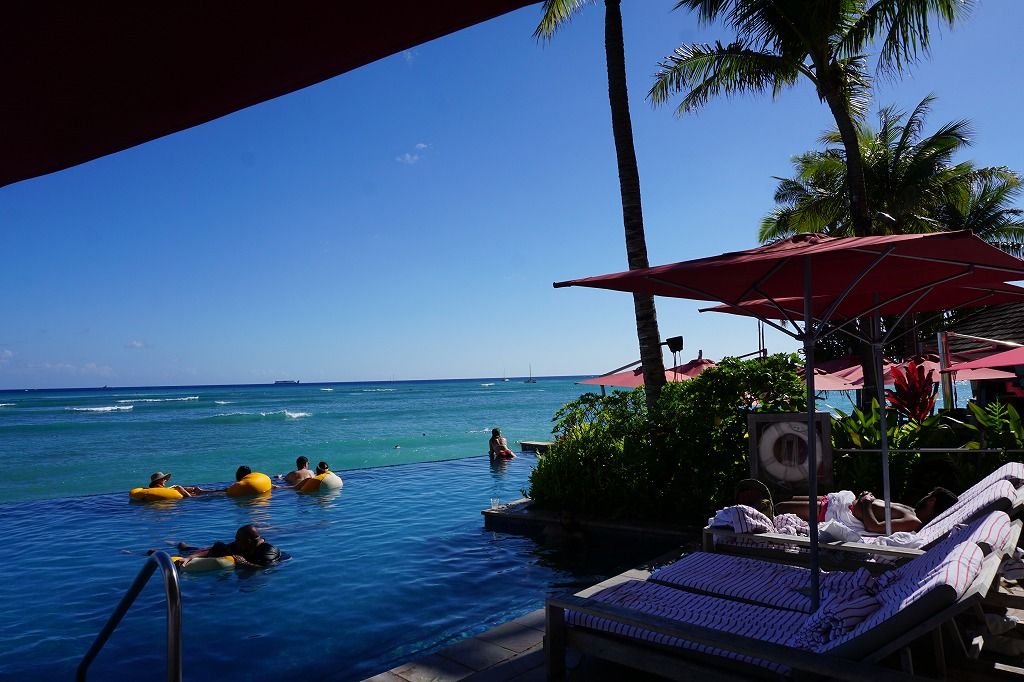 Leahi THE CLUB LOUNGE から眺めるワイキキの花火 | エアポート・ハイ - 楽天ブログ