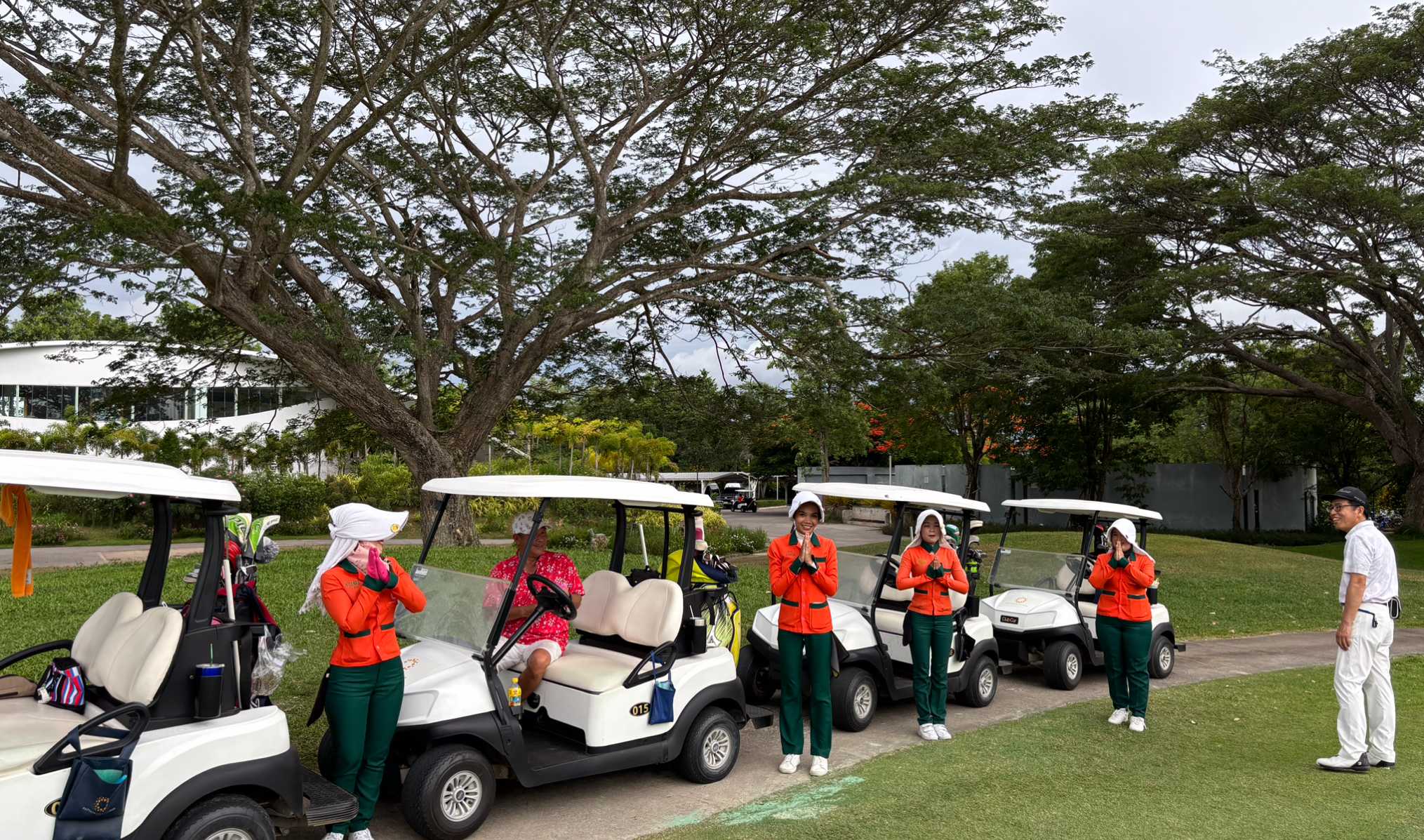 ⛳️ ⛳️ ゴルフ打ちっぱなしの練習へGolf ⛳️⛳️………休日………..前日追い切り…未勝利戦…笑😆 | 美味しい！ゴルフ！GOLF ...