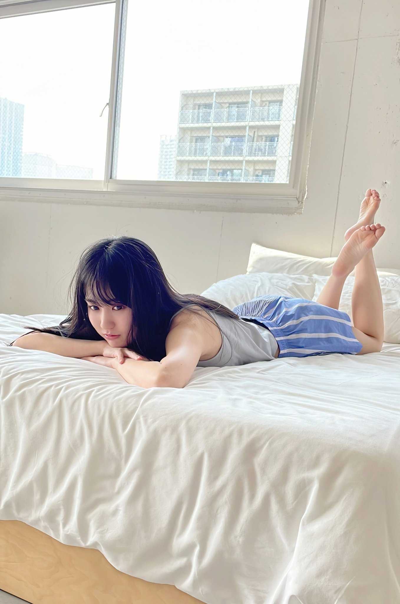 ☆乃木坂46♪賀喜遥香『WHITE graph.010』ラフな姿で寝そべりオフショット公開！ | ルゼルの情報日記 - 楽天ブログ