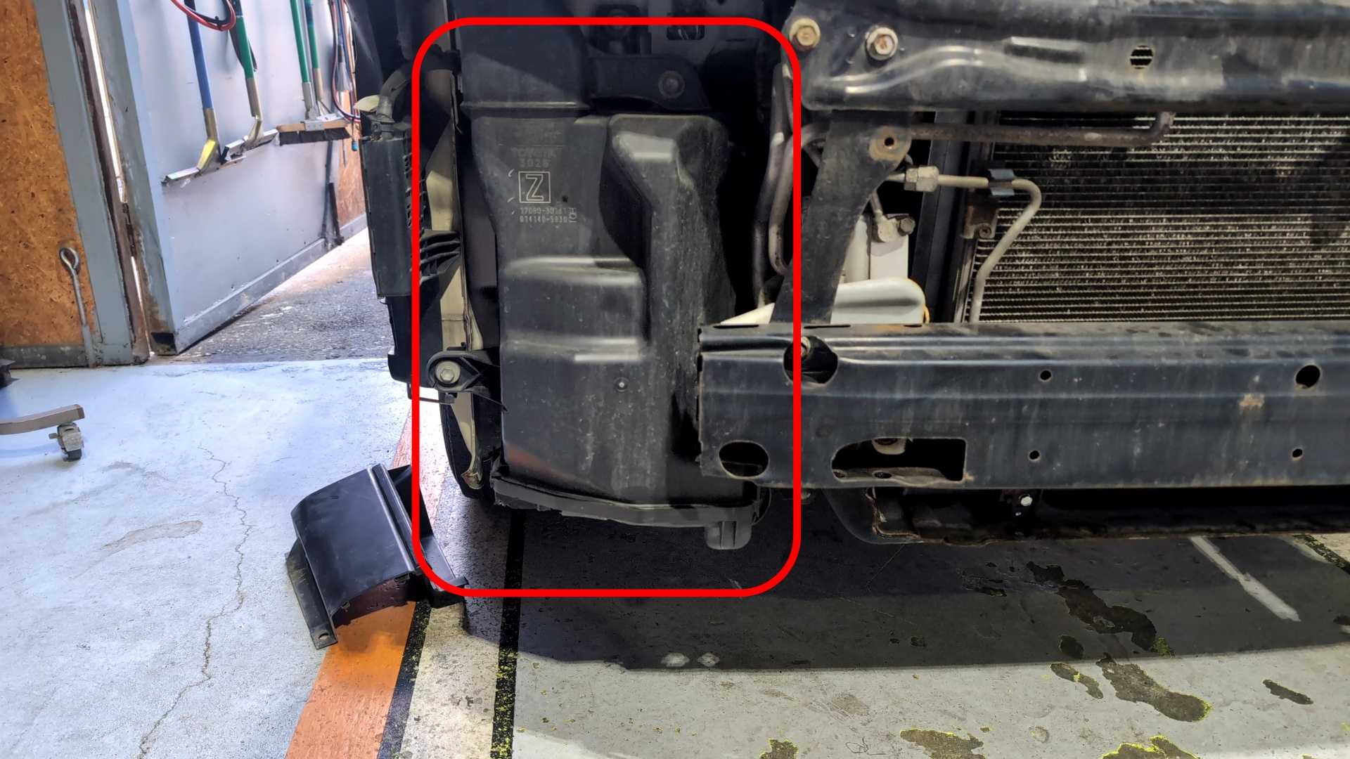 200系ﾊｲｴｰｽのエアクリーナーボックス破損・交換 | え～あいでは難しい北国のおじさん車いじり - 楽天ブログ