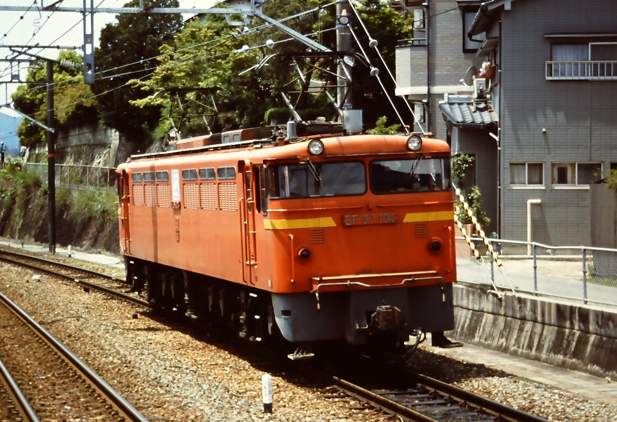 間もなく廃車解体！さようならEF67-104号機 | arakazu1554のブログ - 楽天ブログ