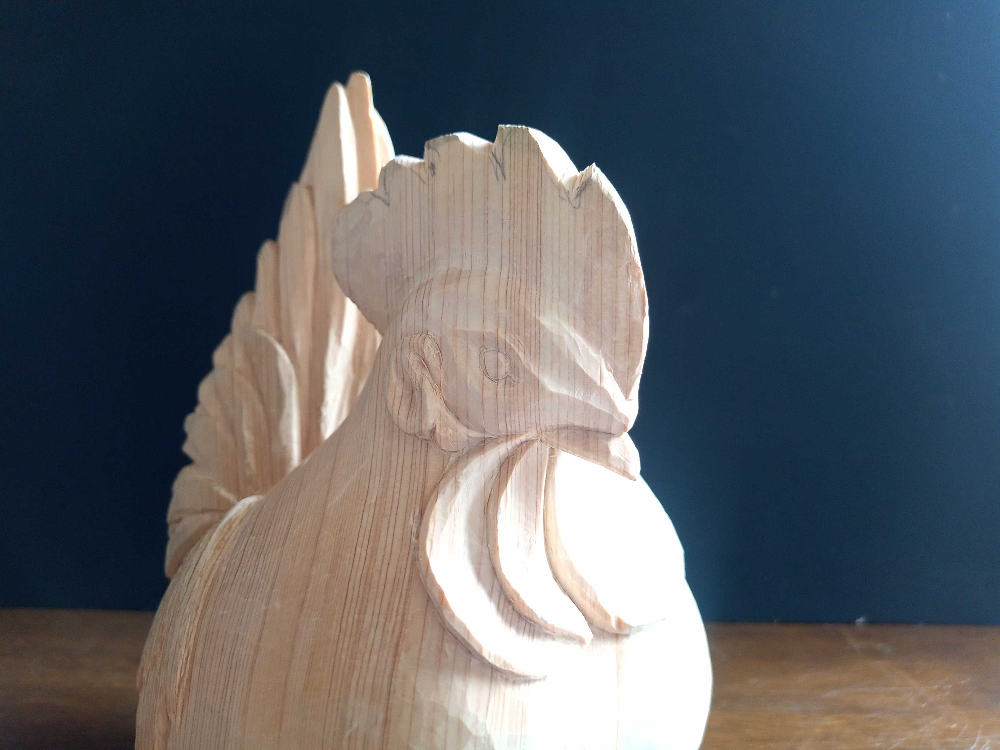 「矮鶏」粗々に頭部を彫りました。 R05.05.04（木） | 仏像彫刻アート倶楽部 - 楽天ブログ