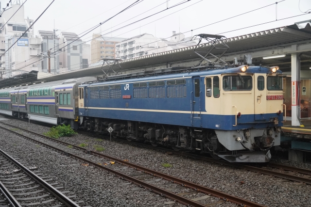 #EF65 2068牽引 E235系1000番台 F43・F44・F45編成 グリーン車6両 総武快速・横須賀線用 J-TREC 横浜 出場甲種 J-TREC 新津行き | 鉄人騎士。鉄 ...
