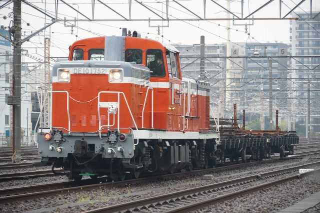 #DE10 1752牽引 チキ 空2車 交検 | 鉄人騎士。鉄 パワーランド(*^ω^*) - 楽天ブログ