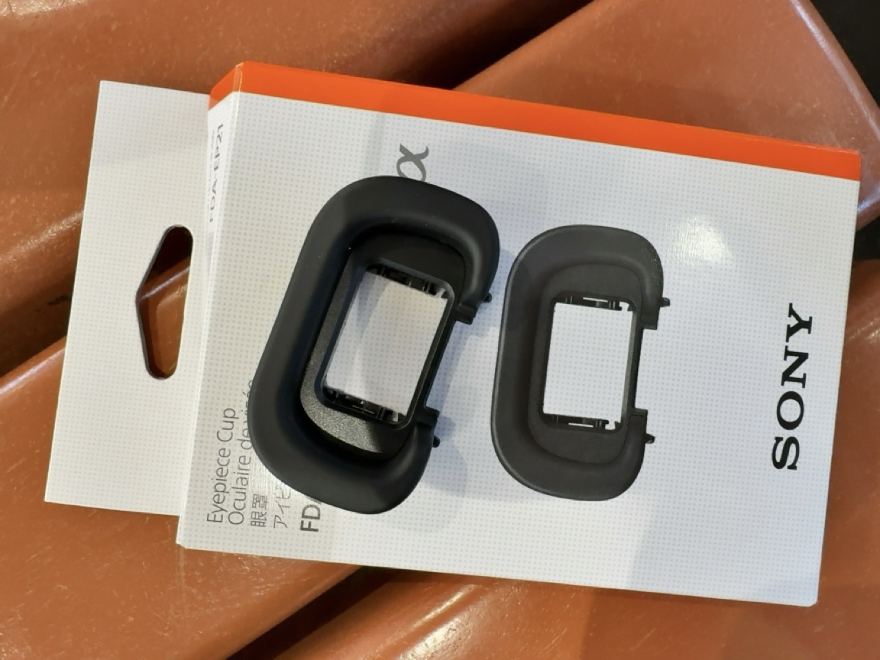 SONY α 新アイピースカップ FDA-EP21 2400円 | イルカカメラとわんわんWinとねこMac - 楽天ブログ