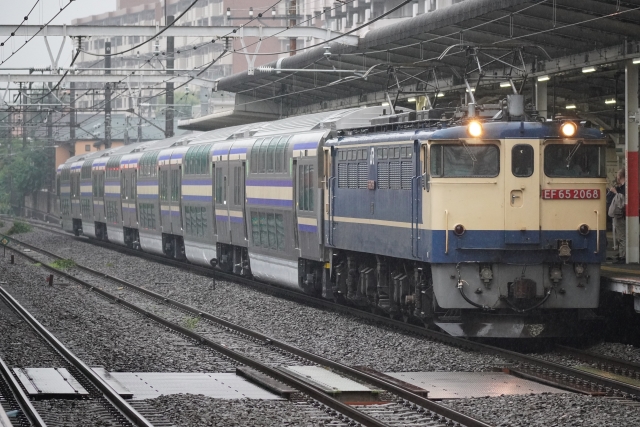 #EF65 2068牽引 E235系1000番台 F43・F44・F45編成 グリーン車6両 総武快速・横須賀線用 J-TREC 横浜 出場甲種 J-TREC 新津行き | 鉄人騎士。鉄 ...
