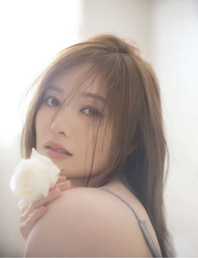 ☆白石麻衣♪美肌ショット公開！『FRIDAY』で過去最長24P撮り下ろしSPブック封入！ | ルゼルの情報日記 - 楽天ブログ