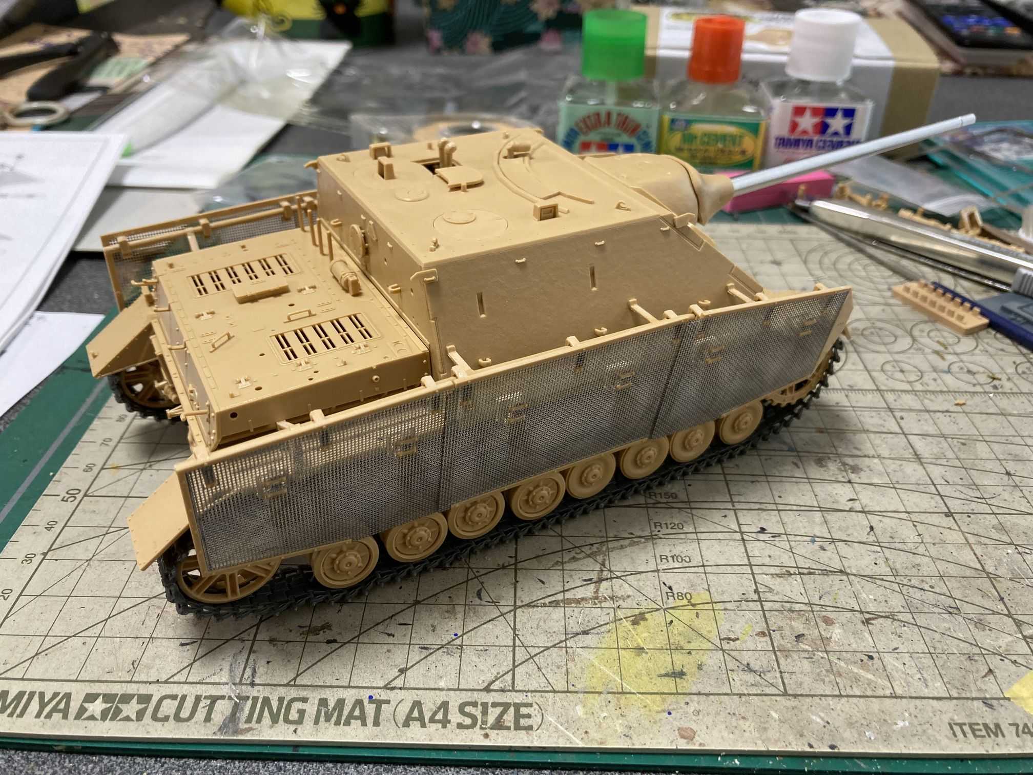 ドイツIV号駆逐戦車/70(A) 組み立て完了 | Legends of Aviation 雑食モデラーの工作室 - 楽天ブログ