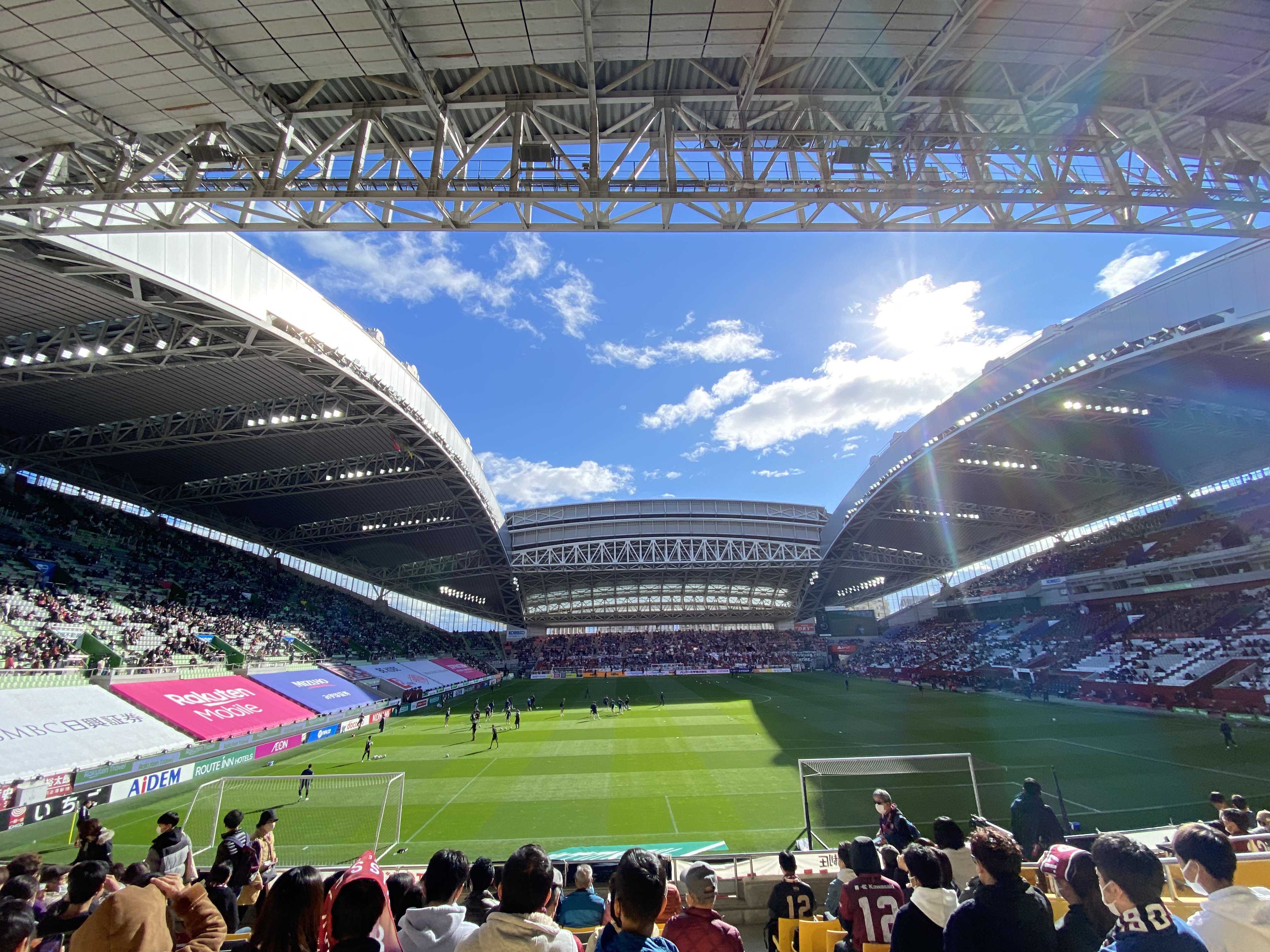 2021.11.30 J1 League Kobe v Yokohama FM at Noevir Stadium Kobe ...