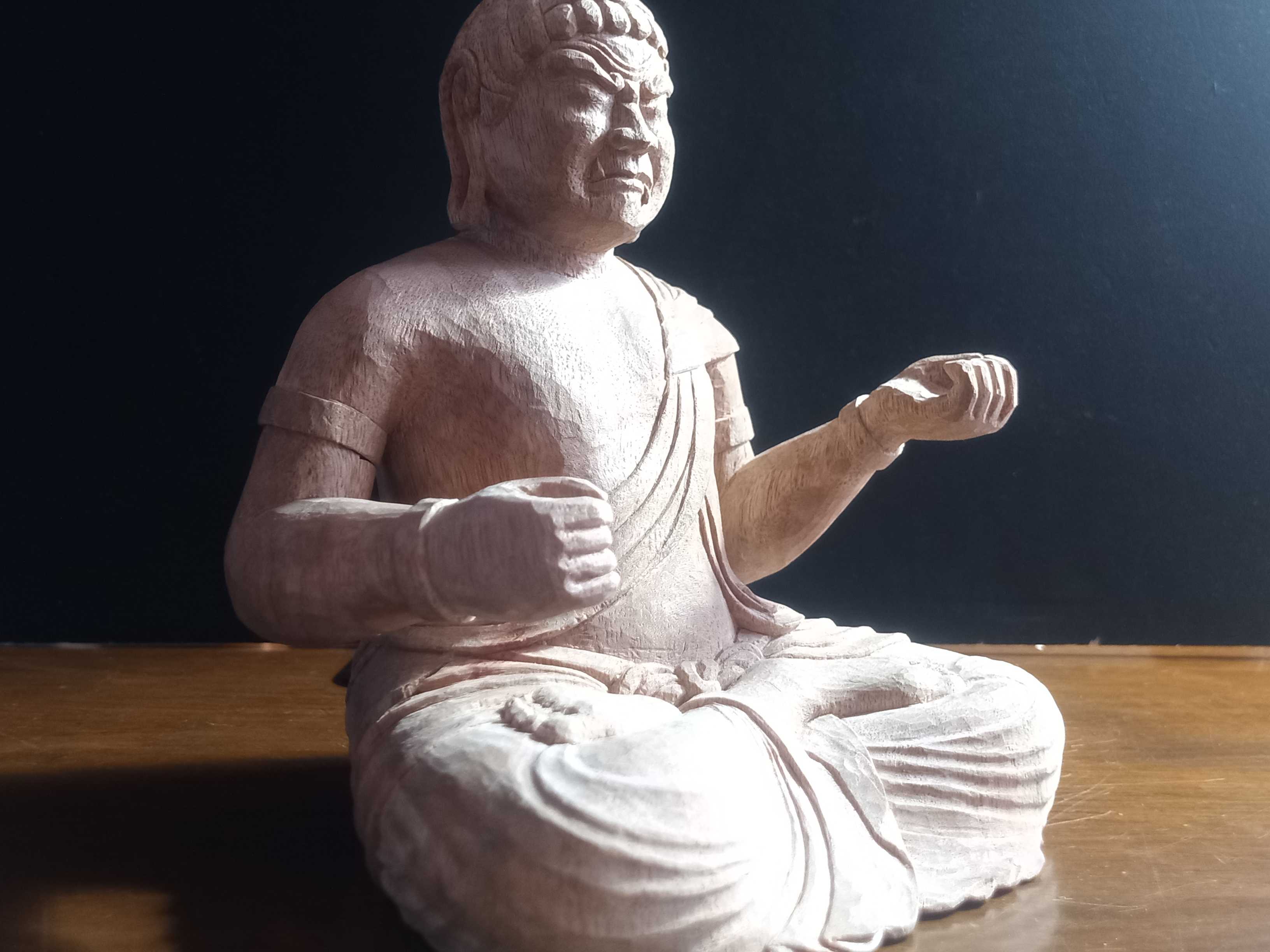 「不動明王坐像」仕上げ彫りをしています。 R04.10.03（月） | 仏像彫刻アート倶楽部 - 楽天ブログ