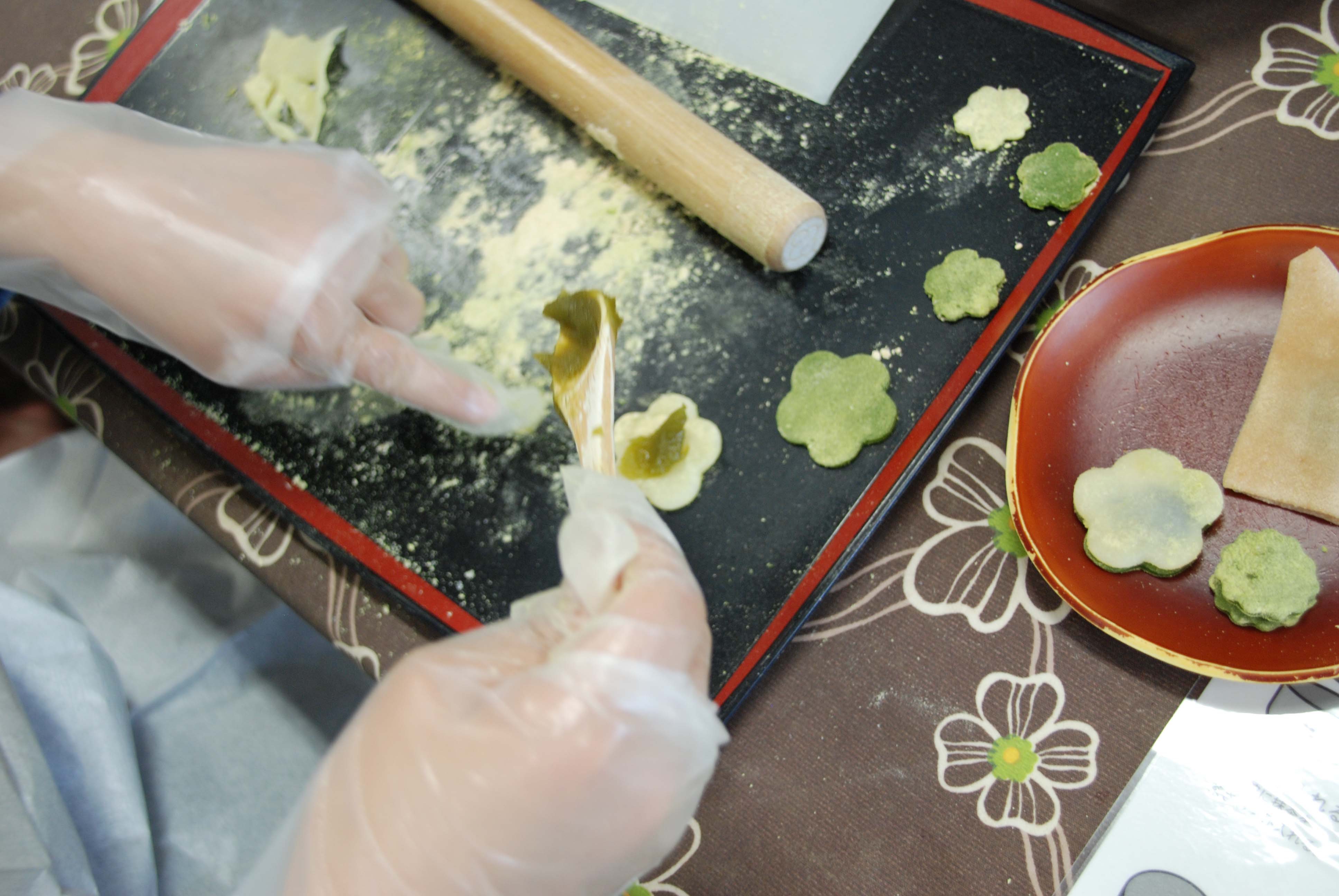 おたべ本館って？ その7 手作り体験仕上げ | 京都銘菓おたべ・京ばあむオンラインショップ【公式】スタッフブログ - 楽天ブログ