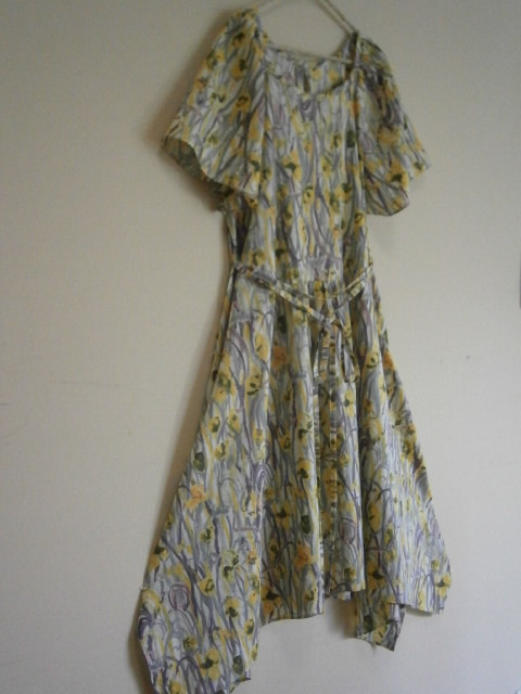 リバティ Glyn Ann スカーフカットのワンピース | シーナ ミーナ - 楽天ブログ